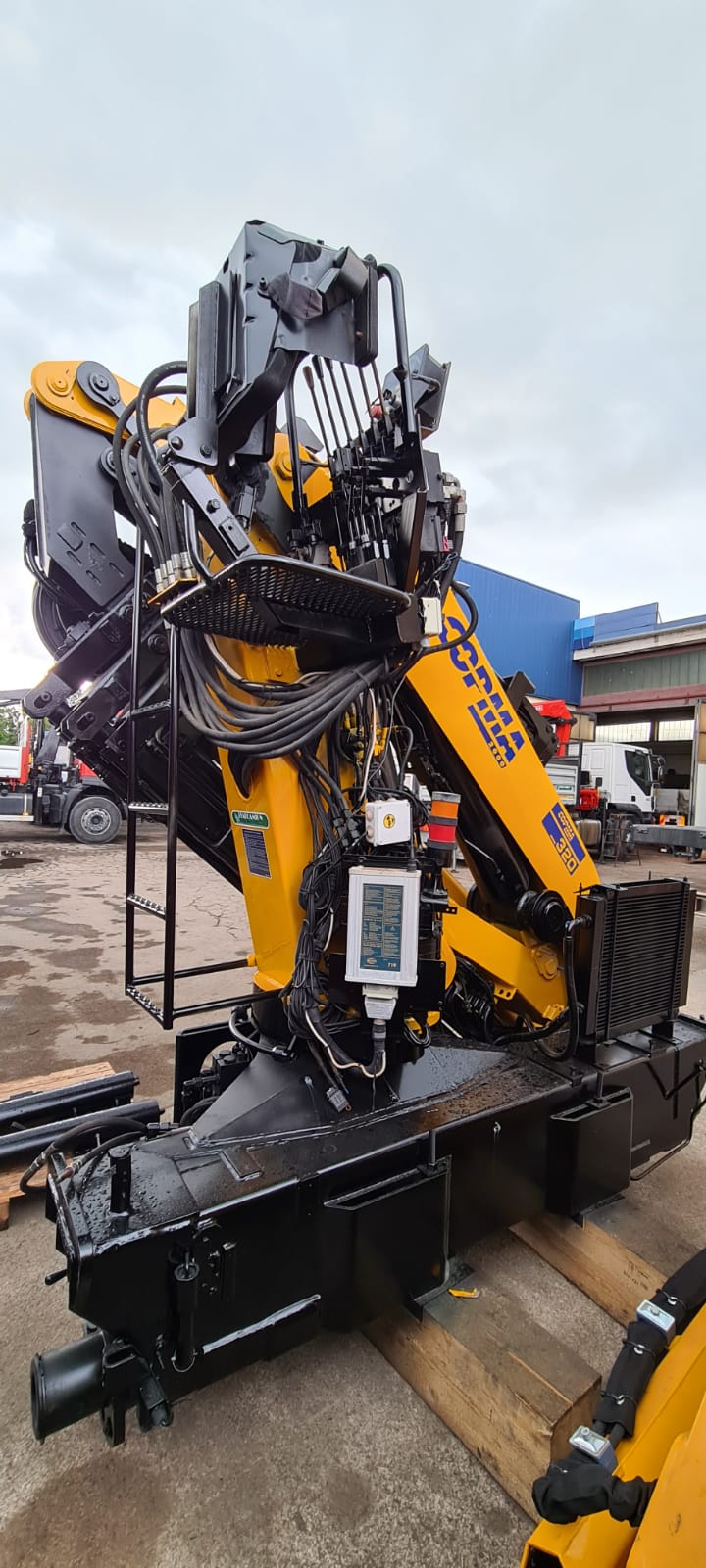 GRU COPMA 320-4S+JIB-4S – COD. G513 – www.italcamion.net